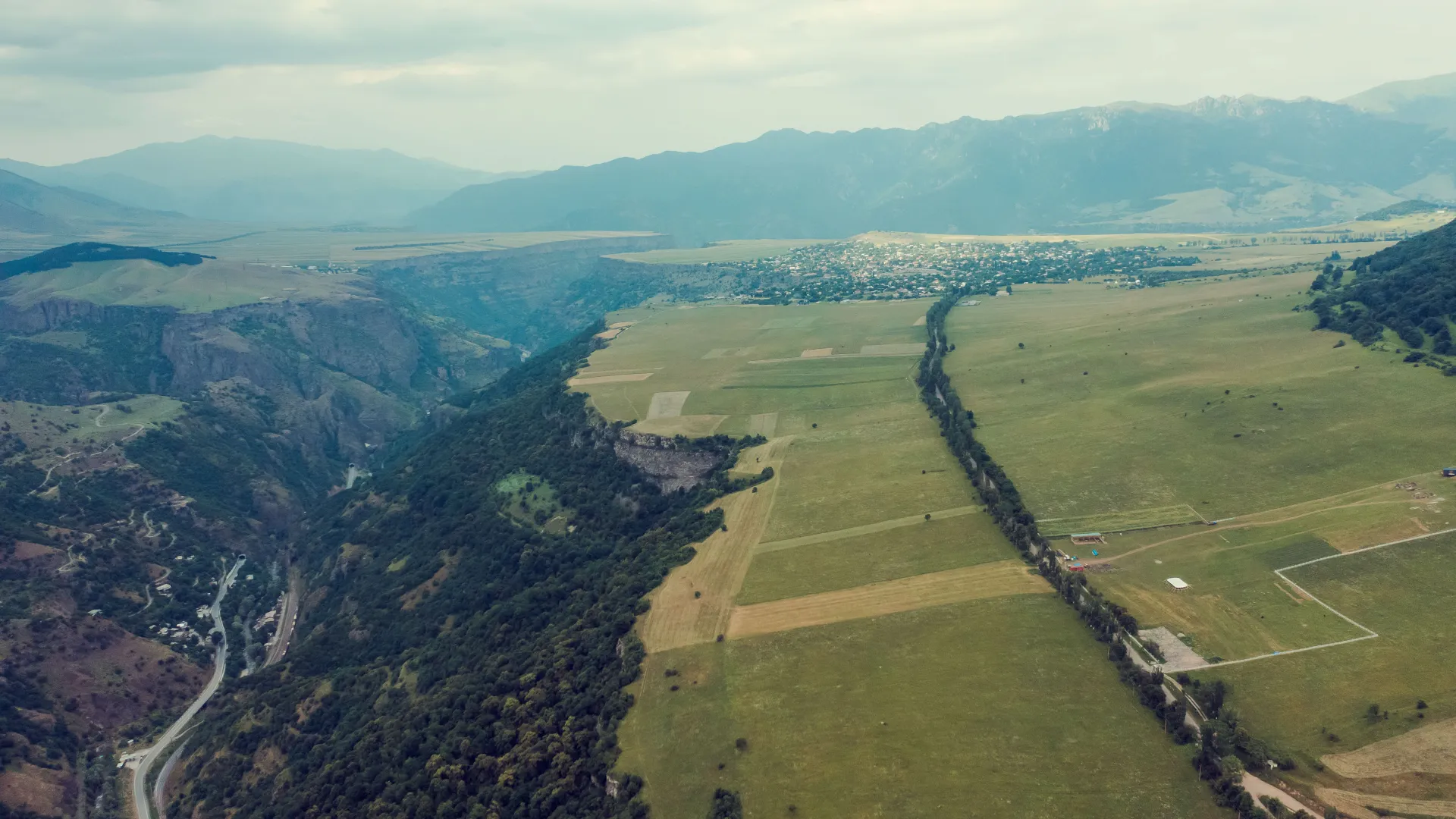 Dsegh main background